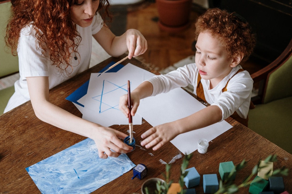 Ways to Foster Creativity in Your Children at Home - Bakers Field Magazine